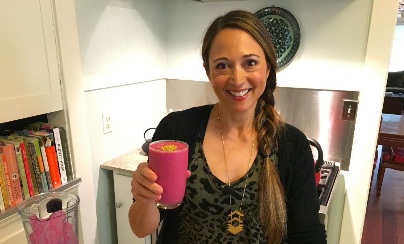 NEW VIDEO: Strawberry Superfood Smoothie - Monica Spoelstra Metz
